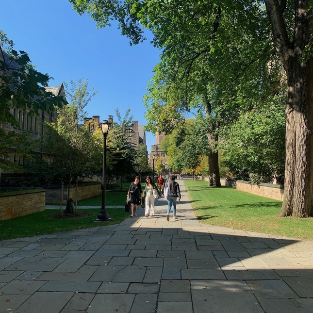 Welcome families! | Daily Snap | Yale Alumni Magazine