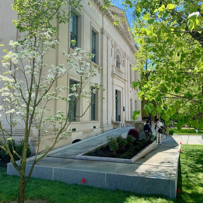 Access | Daily Snap | Yale Alumni Magazine