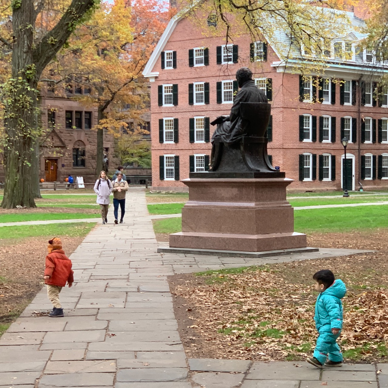 Early admission | Daily Snap | Yale Alumni Magazine